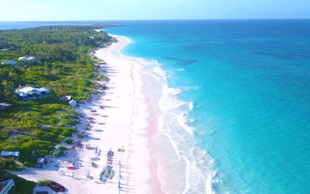 Conheça a praia de areia rosa nas Bahamas - Boat Shopping