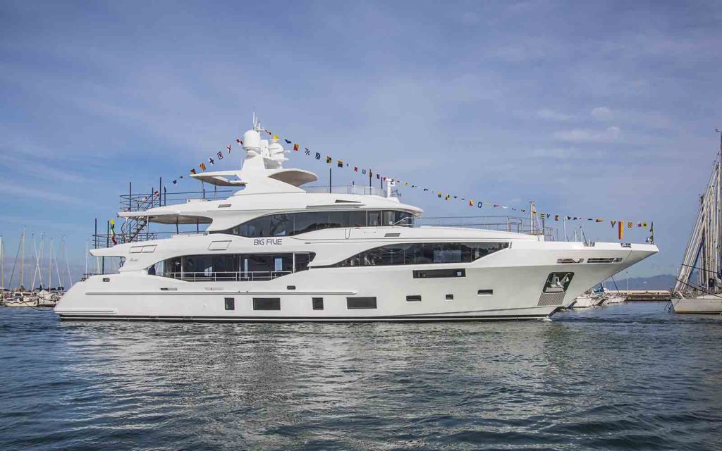 Benetti entrega três novos iate da linha Class - Boat Shopping
