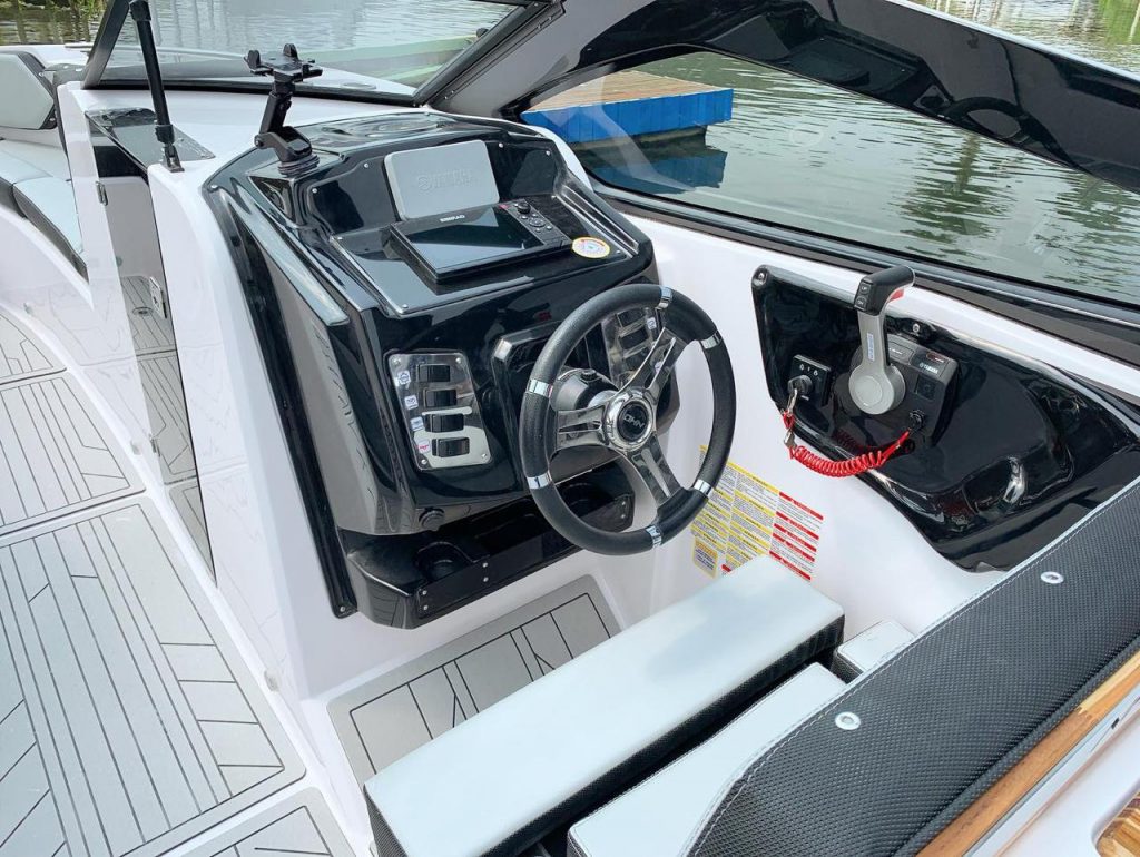 Veja as primeiras imagens da NHD 270 com motor de popa - Boat Shopping